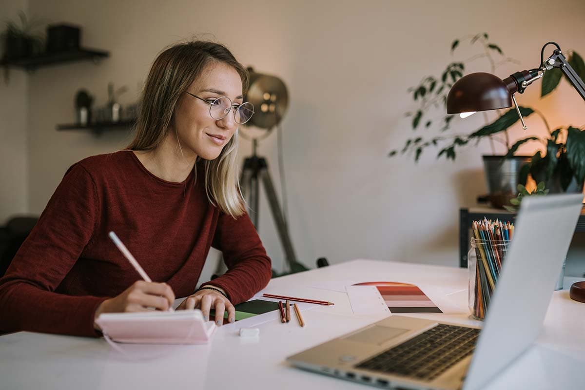 Skattefradrag 2024: Alt du trenger å vite og tips om 8 fradrag du kan gjøre! | Ferratum Bank